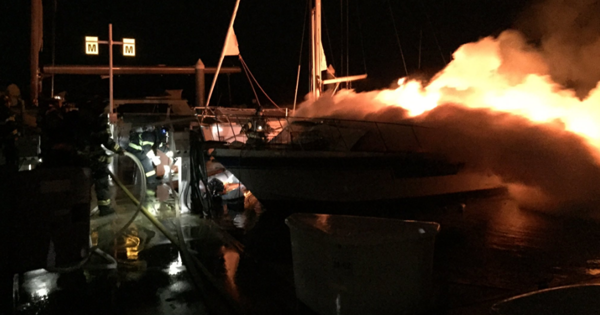 One boat sinks, another damaged in fire at Seattle marina | FOX 13 Seattle