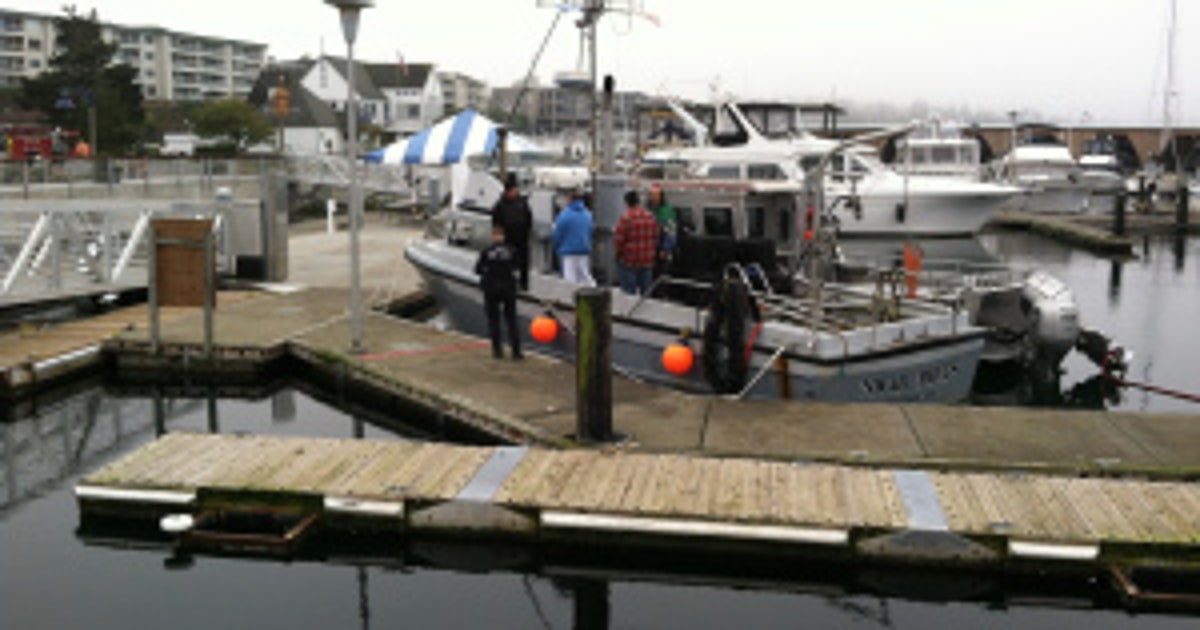 Commercial geoduck diver injured off Des Moines marina | FOX 13 Seattle