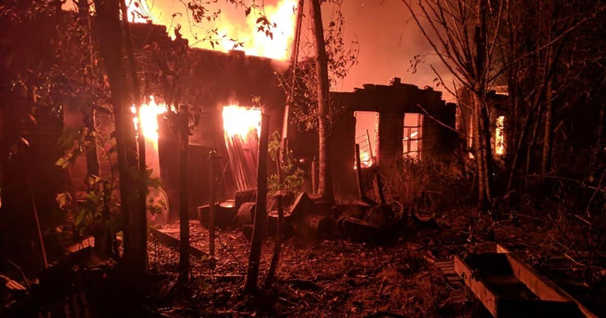 Bus barn at old Kapowsin High School catches fire overnight | FOX 13 ...