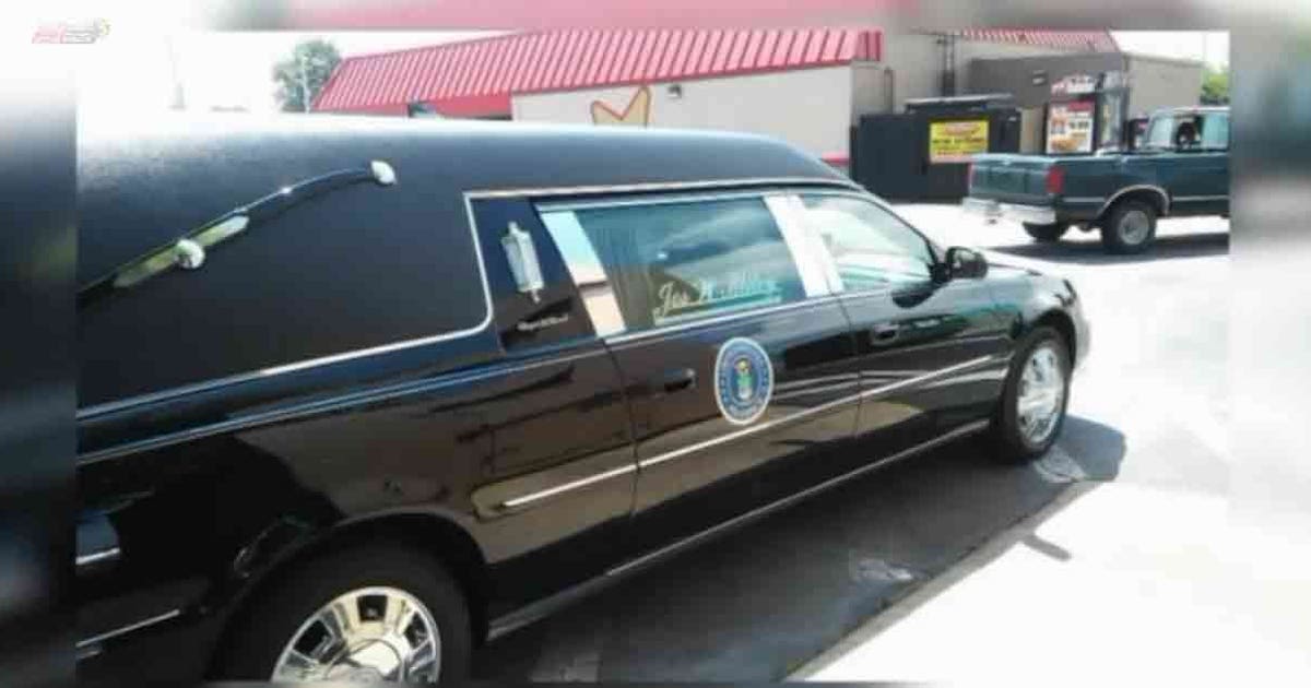 Hearse driver stops at Hardee's on way to funeral for veteran | FOX 13 ...