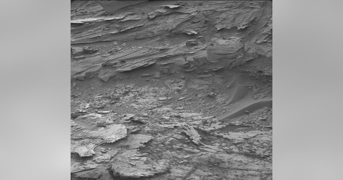Did NASA’s Curiosity rover take a picture of a lady on Mars? | FOX 13 ...