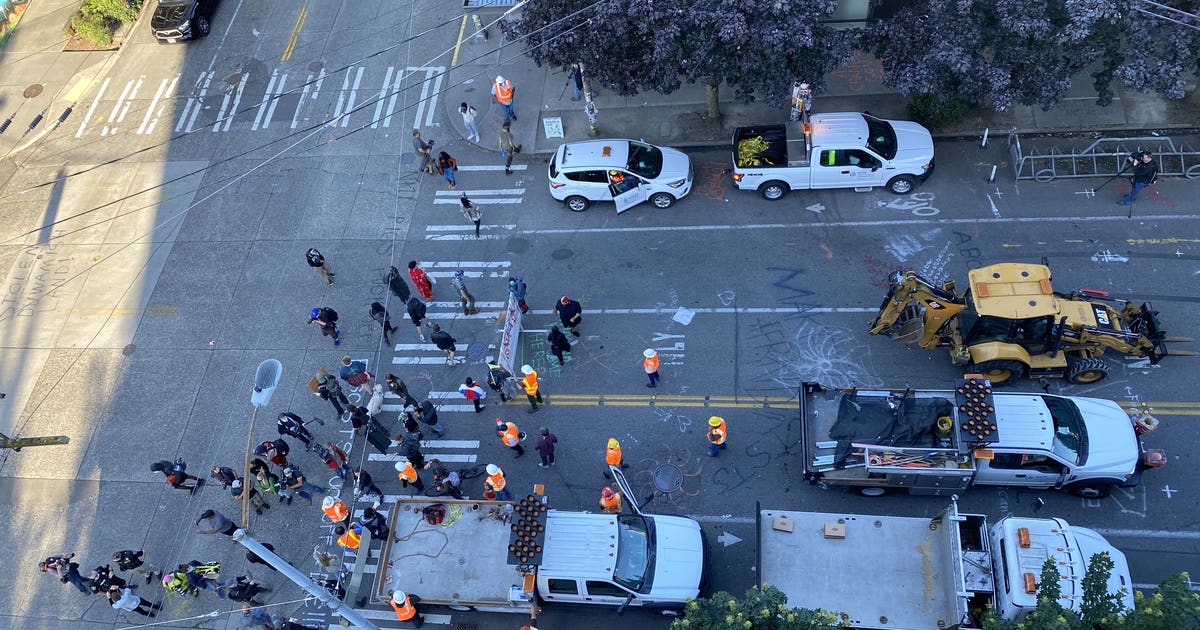 Protesters resist as crews arrive at Seattle's CHOP protest zone | FOX ...