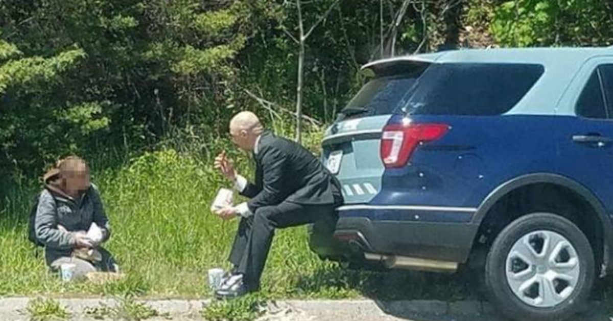 Trooper has lunch with panhandler who held sign seeking help | FOX 13 ...