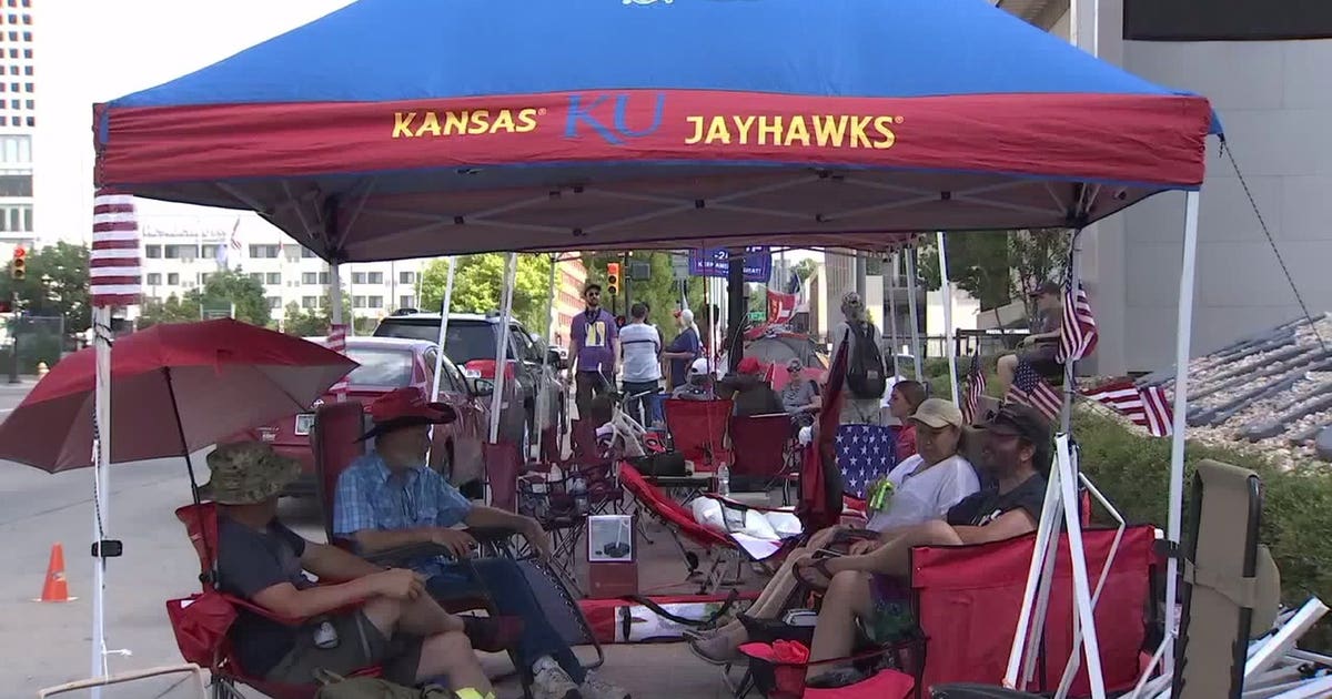 Heat, virus no deterrent for Trump fans camped outside Tulsa arena ...