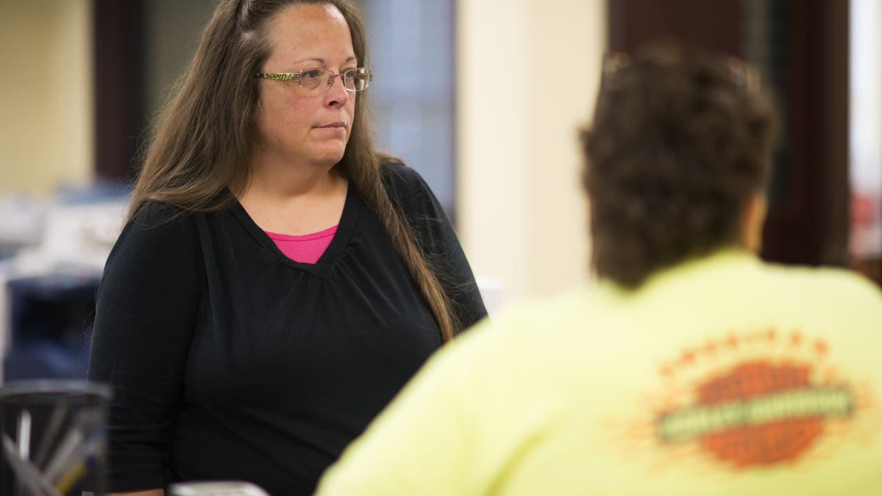 Judge Orders Defiant Kentucky Clerk To Jail Says Deputy Clerks Must