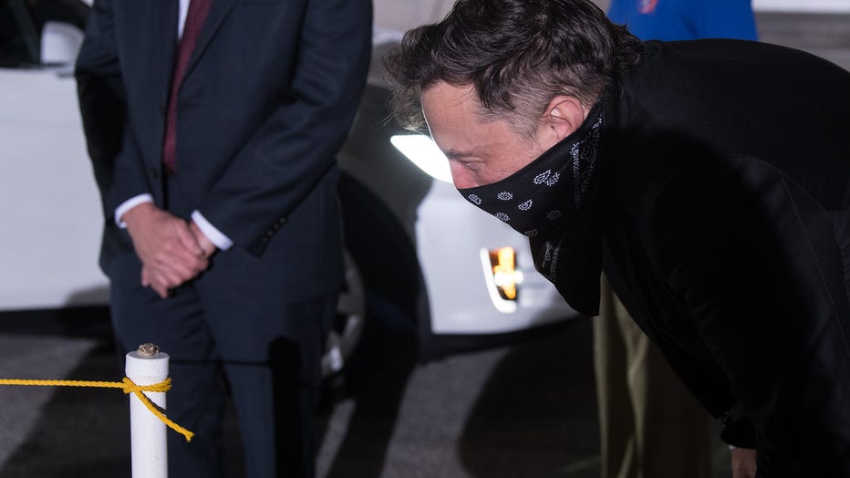 PHOTOS: SpaceX completes pre-dawn Crew-2 launch | FOX 13 Seattle