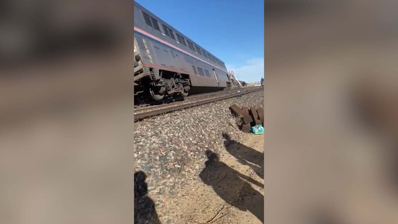 Amtrak Derailment Victims Identified As Georgia Couple Illinois Man