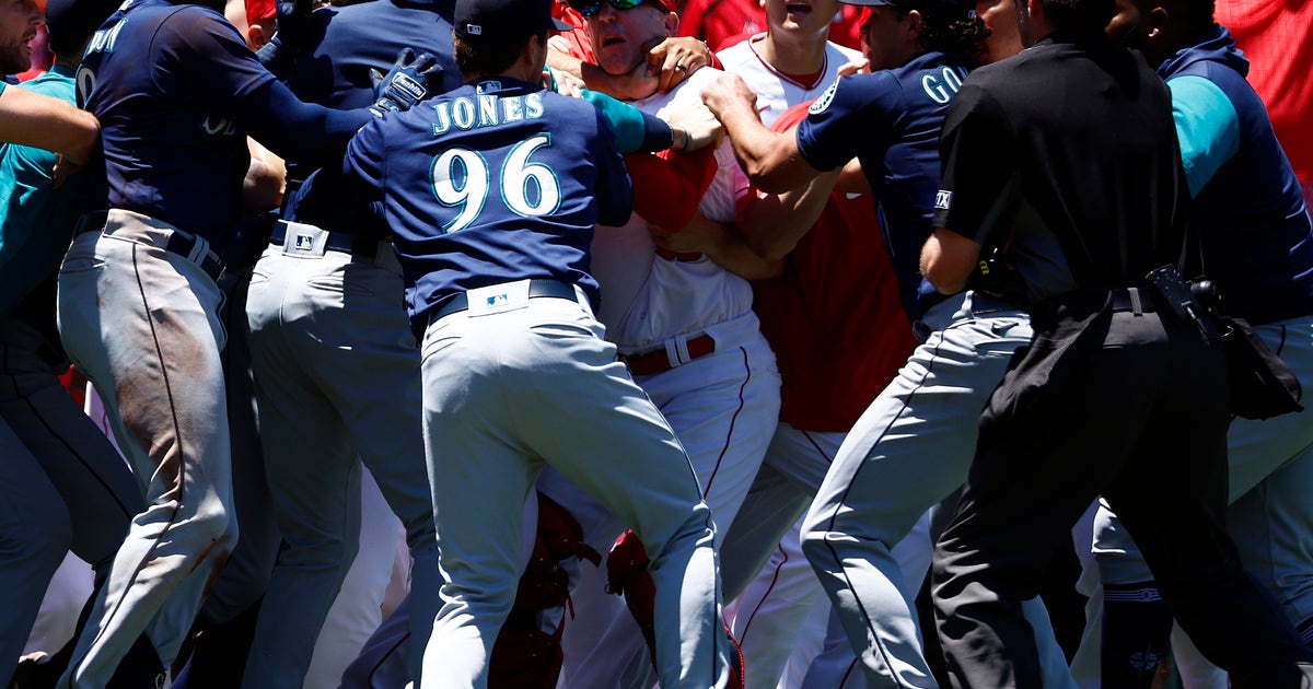 Mariners-Angels game brawl: 8 ejected, M’s fan sends pizza to Jesse ...