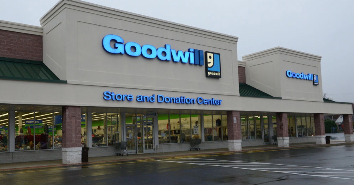 Goodwill stores take thrifting online for shoppers | FOX 13 Seattle