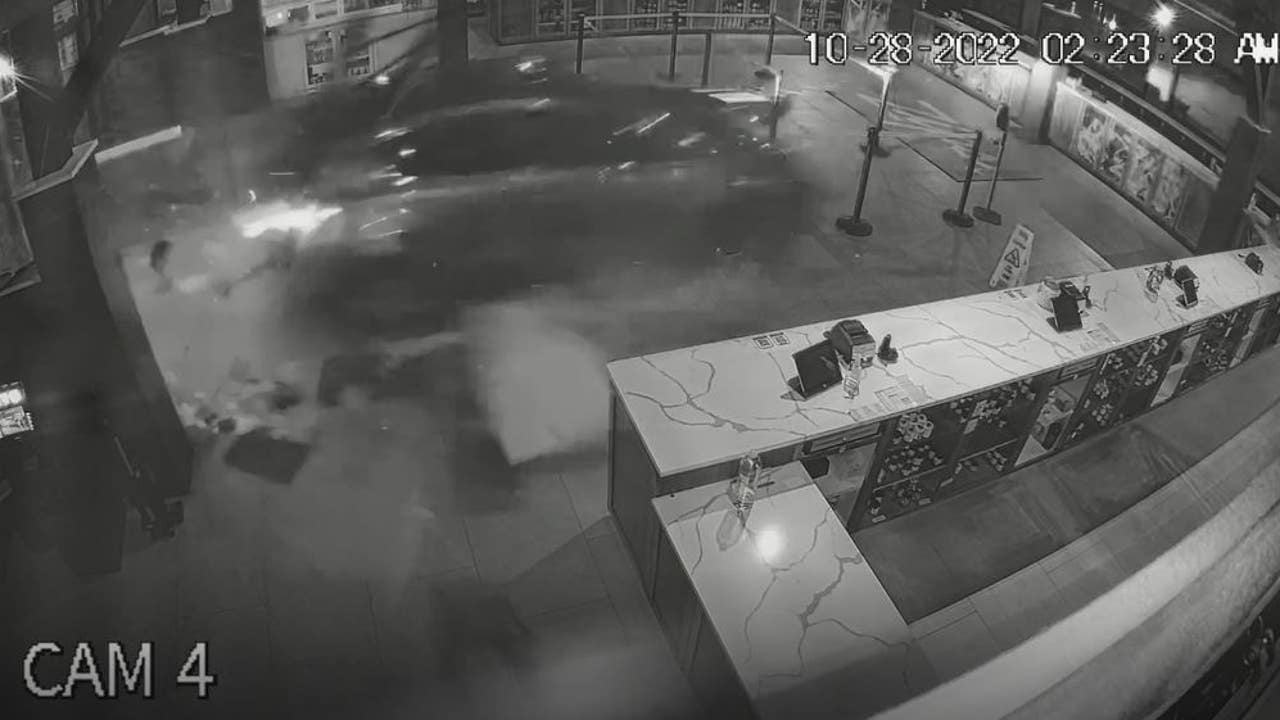 Video Smash And Grab Robbery At Tacoma Pot Shop Armed Suspects At