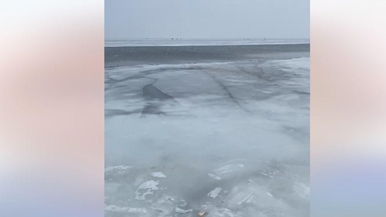 Rescuers help 200 fishermen trapped on floating chunk of ice in ...