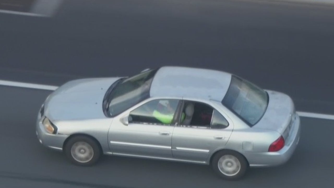 Police chase suspect tries to back into cop car after pursuit across LA ...