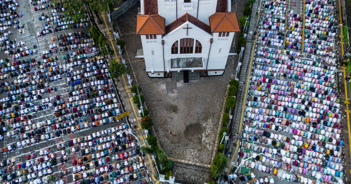 Eid al-Adha: Indonesia's Muslims celebrate with feasts after disease ...