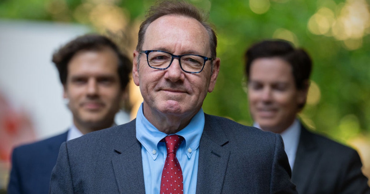 Accuser claims Kevin Spacey's alleged groping 'was like a cobra ...