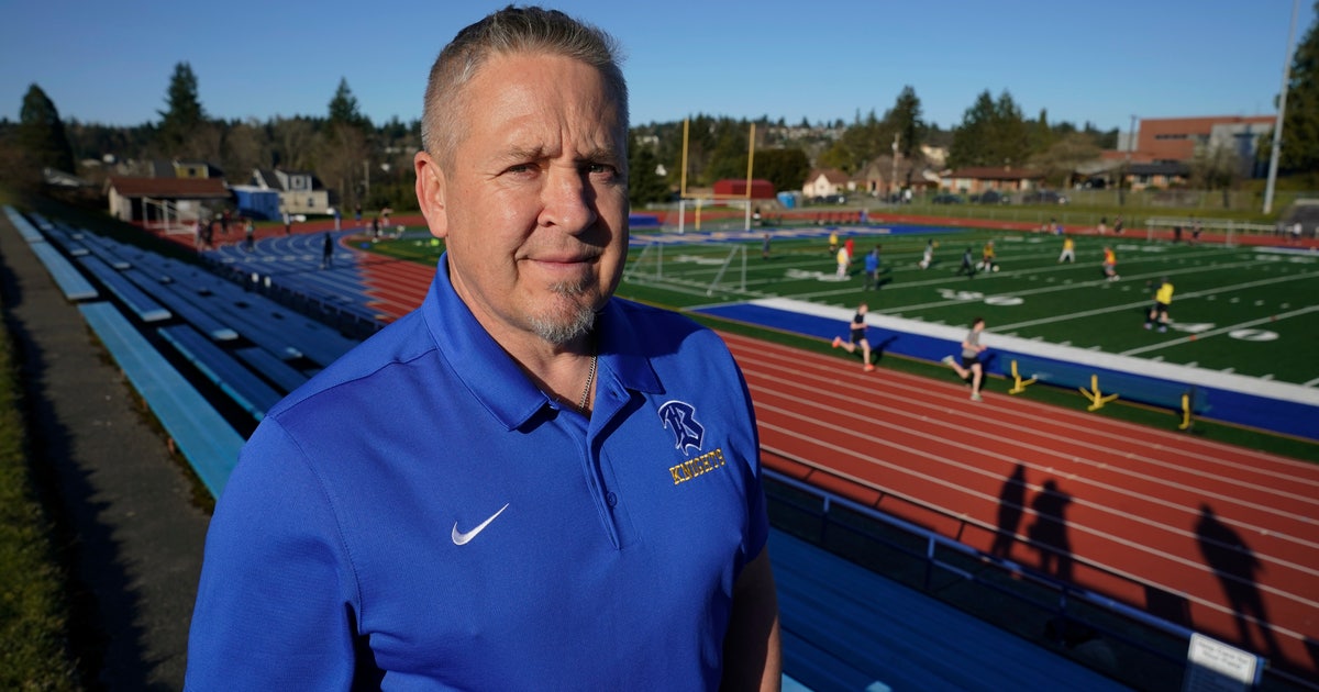 Praying football coach Joe Kennedy discusses his resignation after 1 ...