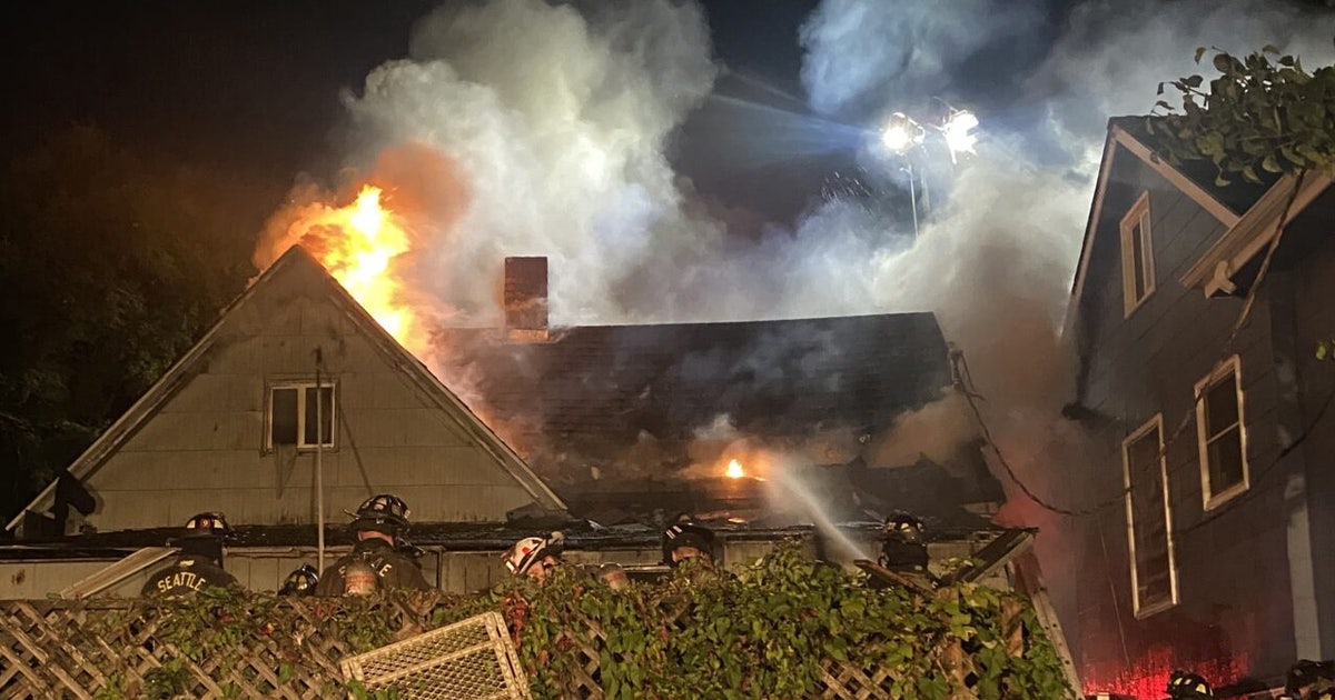 PHOTOS: Seattle Fire crews respond to house fire in Green Lake, 2 ...