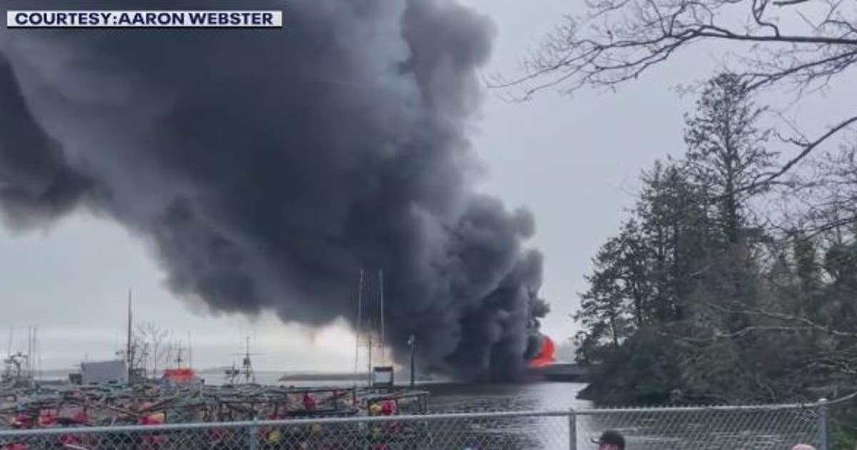 Ilwaco fire: Devastating blaze turns 8,000 crab pots to ash | FOX 13 ...
