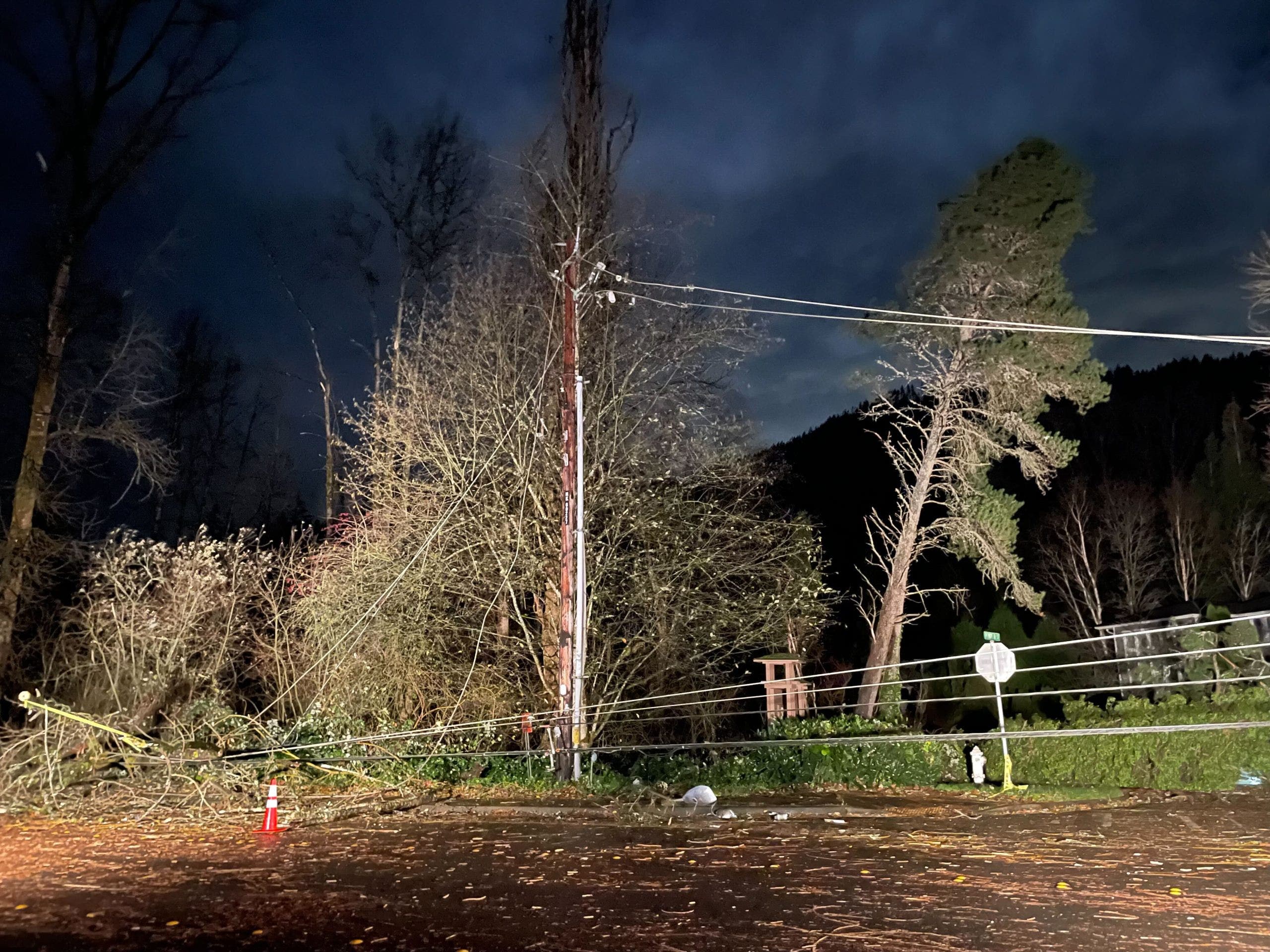 Two dead after western WA bomb cyclone storm | FOX 13 Seattle