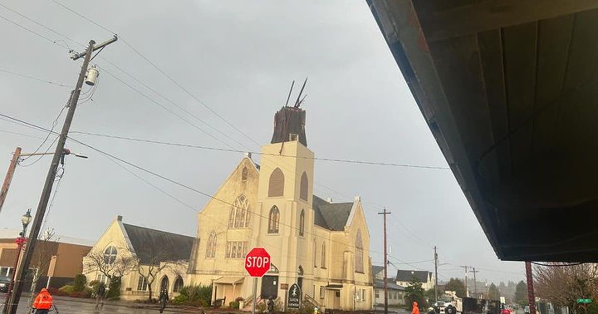 Lightning strikes, destroys Hoquiam church steeple | FOX 13 Seattle