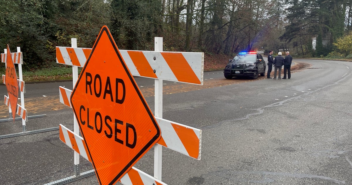 2 killed in head-on crash after minivan stolen in Lynnwood | FOX 13 Seattle