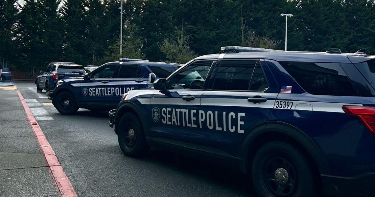 Standoff at West Seattle Safeway ends in arrest | FOX 13 Seattle