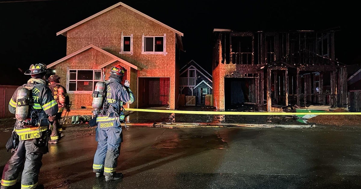 Police investigate after multiple homes catch fire in Everett | FOX 13 ...