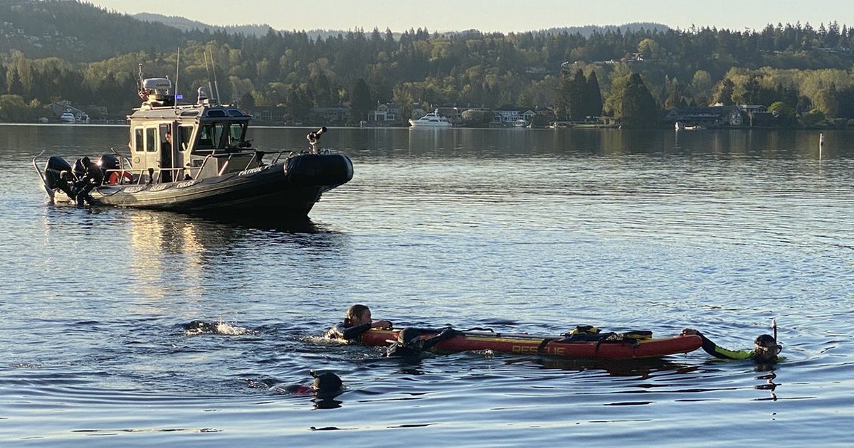 Person rescued after car goes into water near Mercer Island | FOX 13 ...
