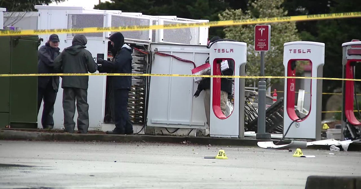 Tesla charging station damaged overnight in Lacey | FOX 13 Seattle
