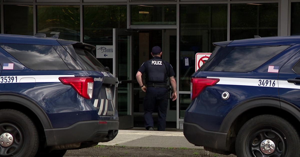 Seattle police, SWAT make arrest in Rainier Valley | FOX 13 Seattle