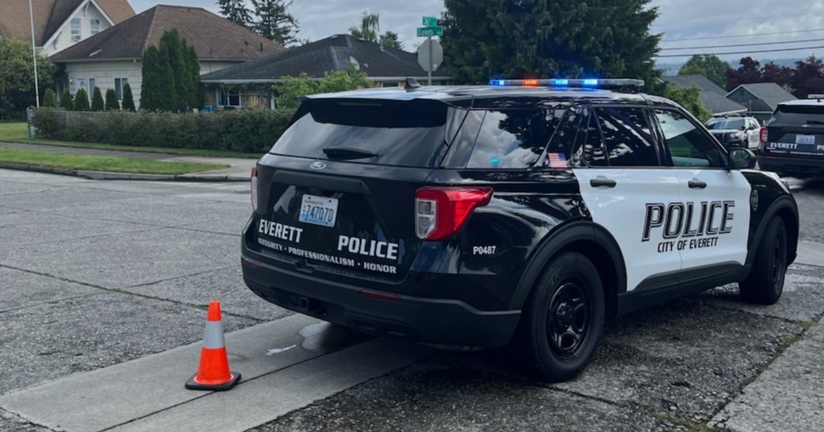 Everett standoff causes road closures Sunday | FOX 13 Seattle
