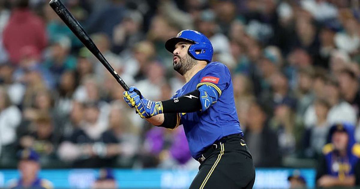 Suárez hits 49th HR, Mariners sweep Rockies with 6-2 win | FOX 13 Seattle