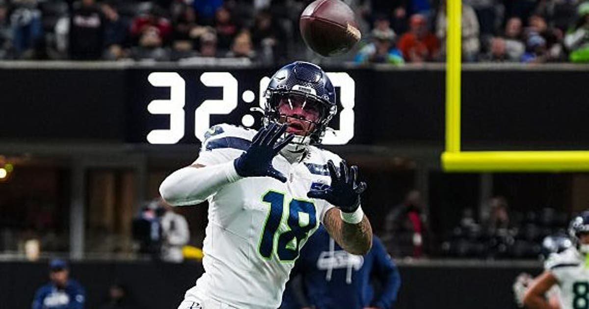 Seahawks Notebook: OT Cross, TE Arroyo return to practice | FOX 13 Seattle