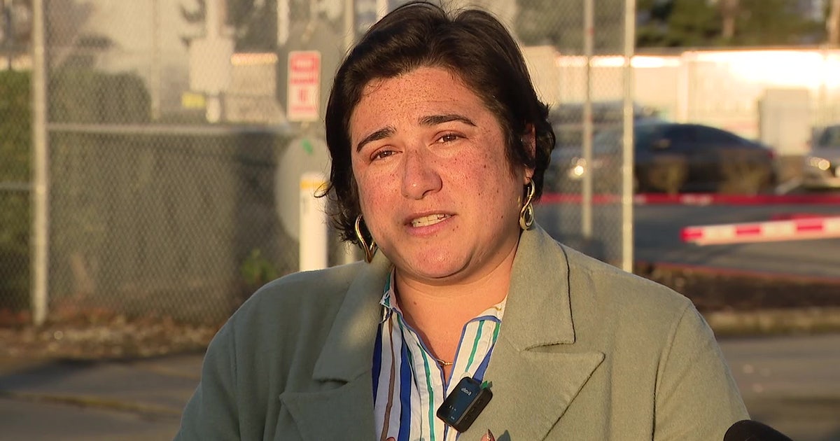 WA Rep. Emily Randall visits Tacoma ICE facility | FOX 13 Seattle