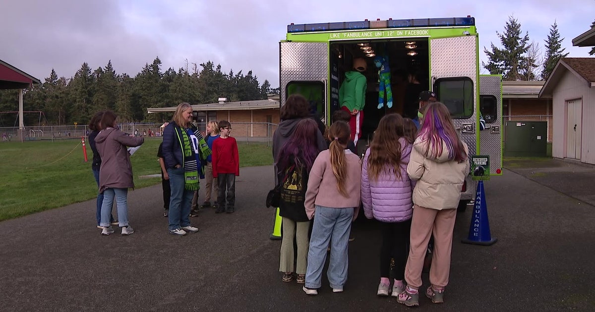 'Fanbulance Unit 12' surprises Seahawks in WA | FOX 13 Seattle