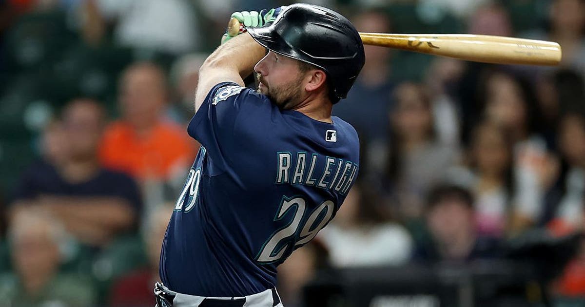 Raleigh takes first swings for M's since oblique injury | FOX 13 Seattle