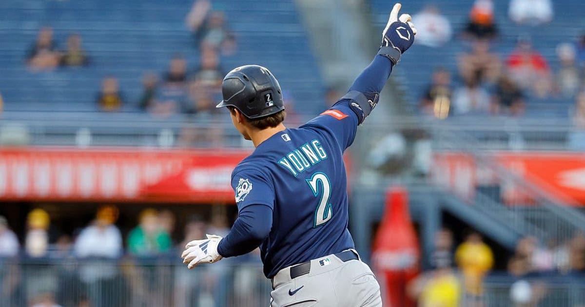 Young 2-run HR in 7th carries Mariners 3-2 over Pirates | FOX 13 Seattle
