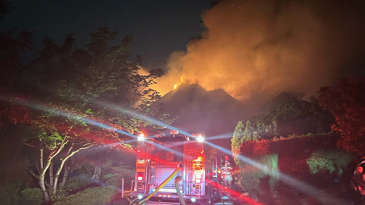 House fire on Mercer Island draws emergency response | FOX 13 Seattle